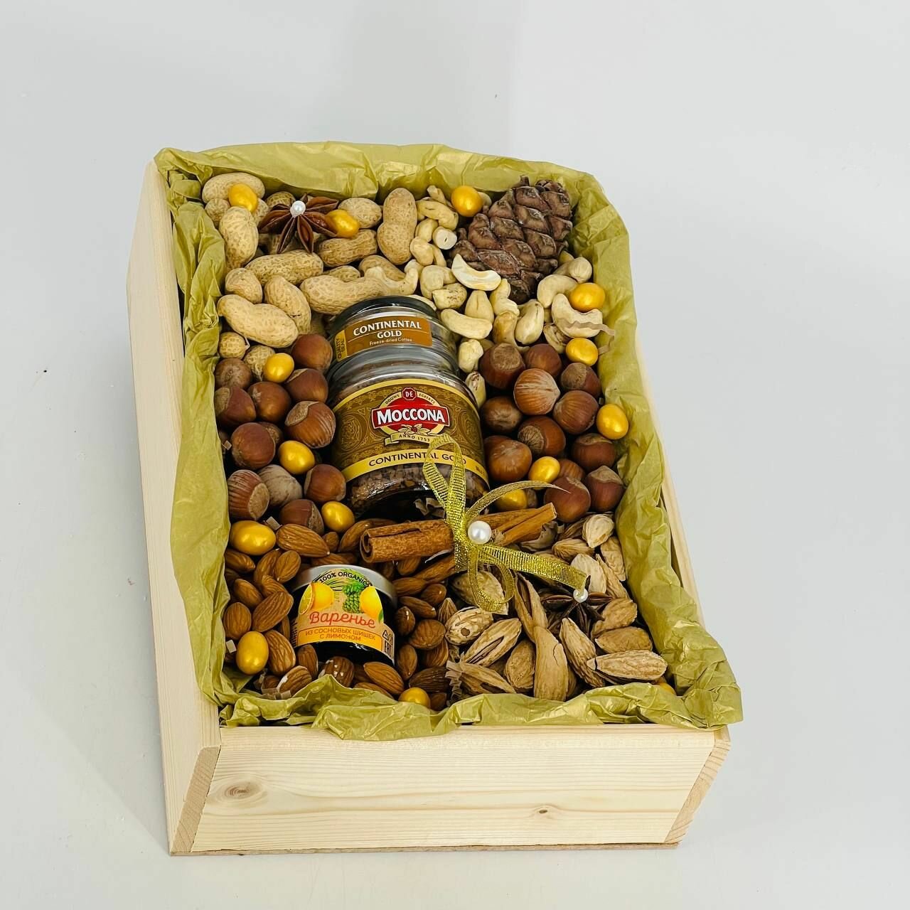 Подарочный набор орехов,1.5 кг