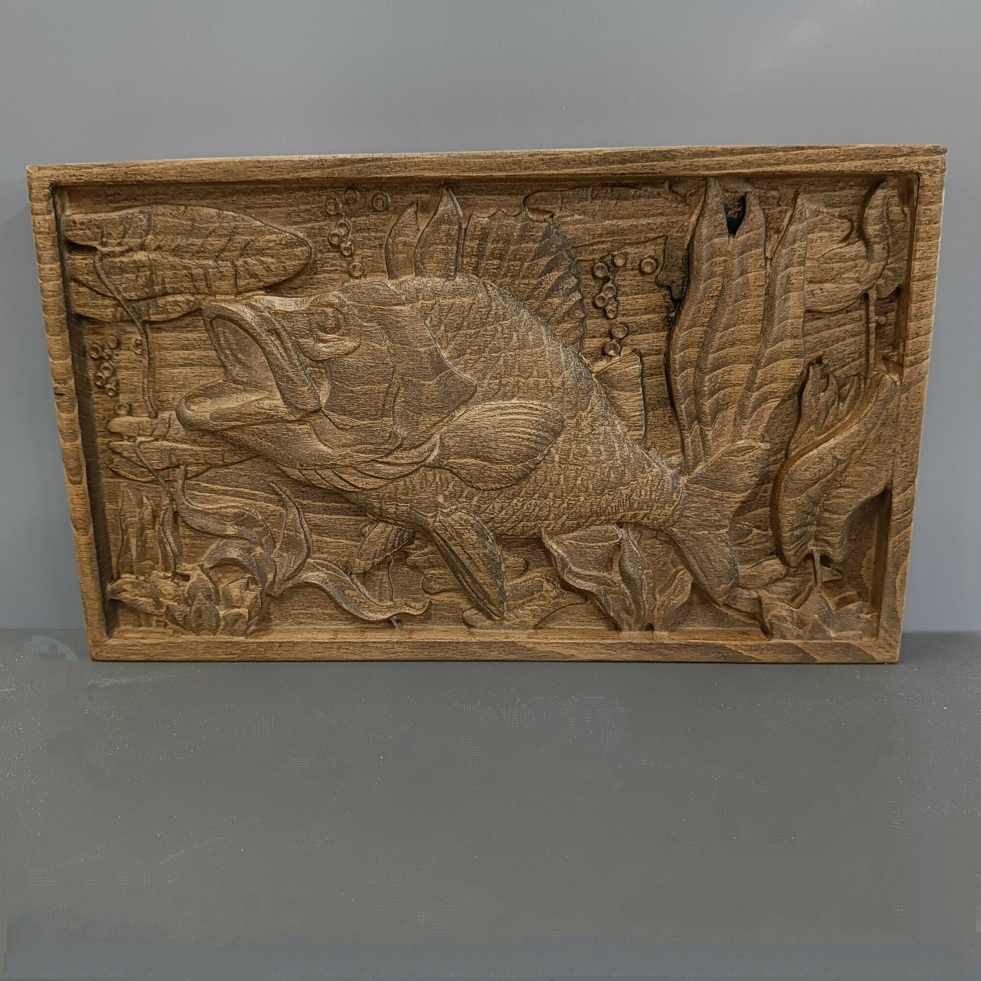 Панно декоративное деревянное резное "Рыба, Карп"