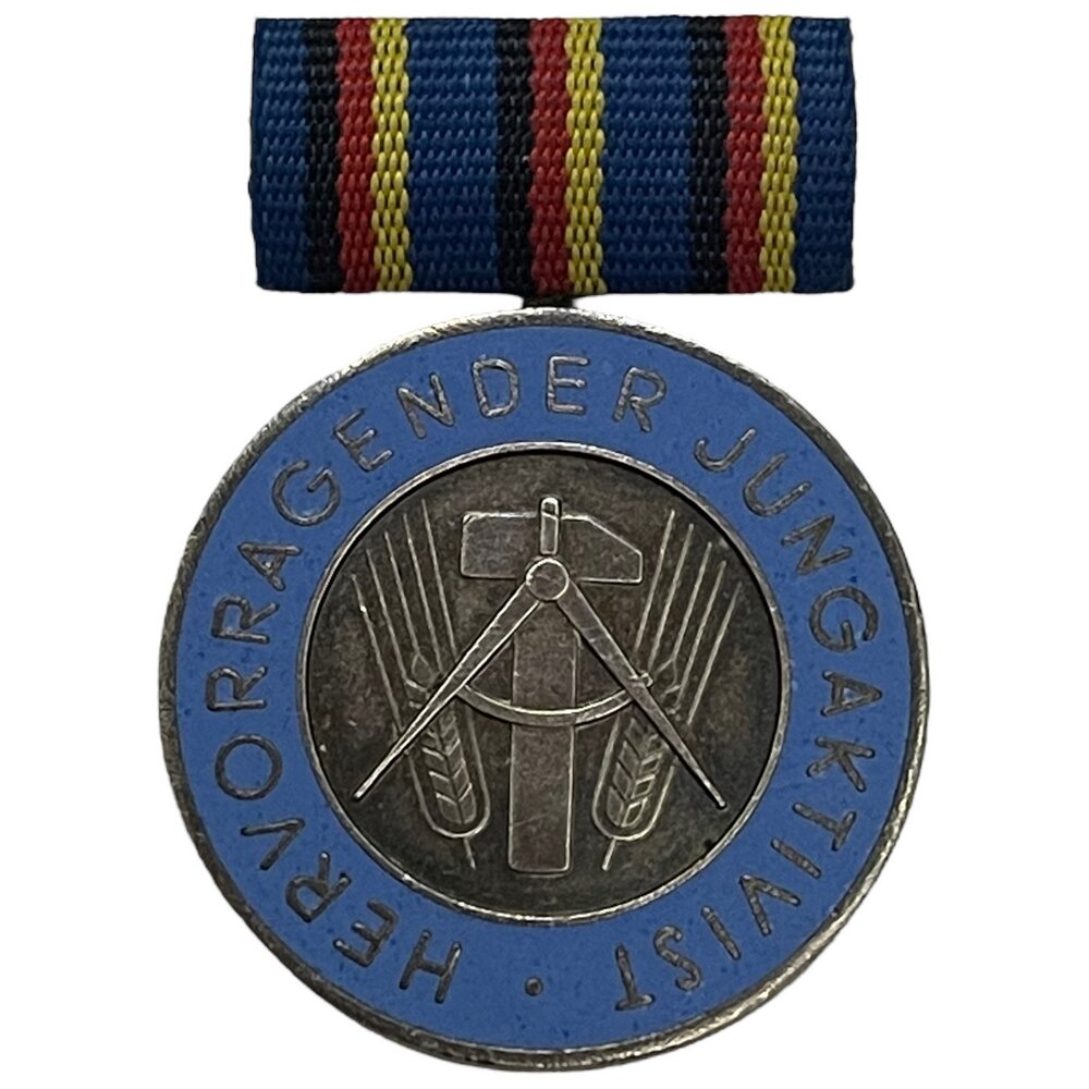 Германия (ГДР), медаль "Выдающийся молодой активист" 1963-1990 гг.