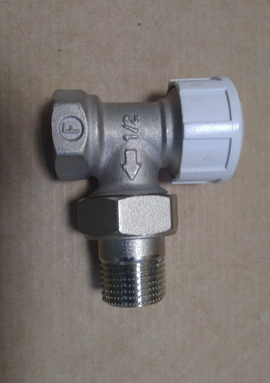 Клапан термостатический 1/2" Dn15 гайка/штуцер угловой Giatti (15TR12)