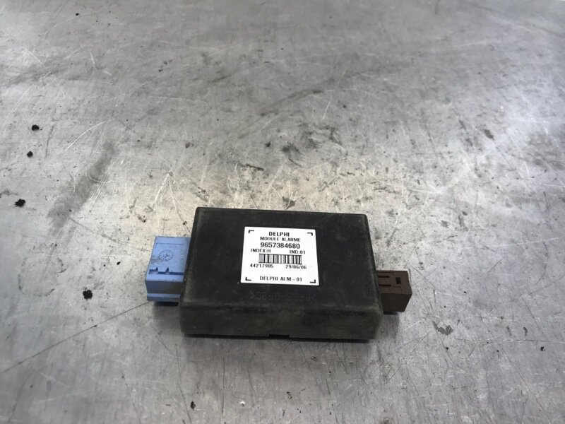 Блок сигнализации (штатной) Citroen c4 LA 9657384680