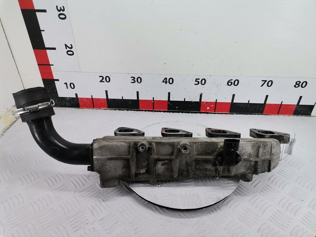 Коллектор впускной Chrysler Voyager 3 05014346AA арт. 1572105