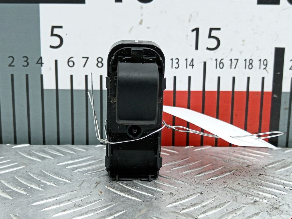 Кнопка стеклоподъемника Mazda CX-3 (DK) арт. 1814675