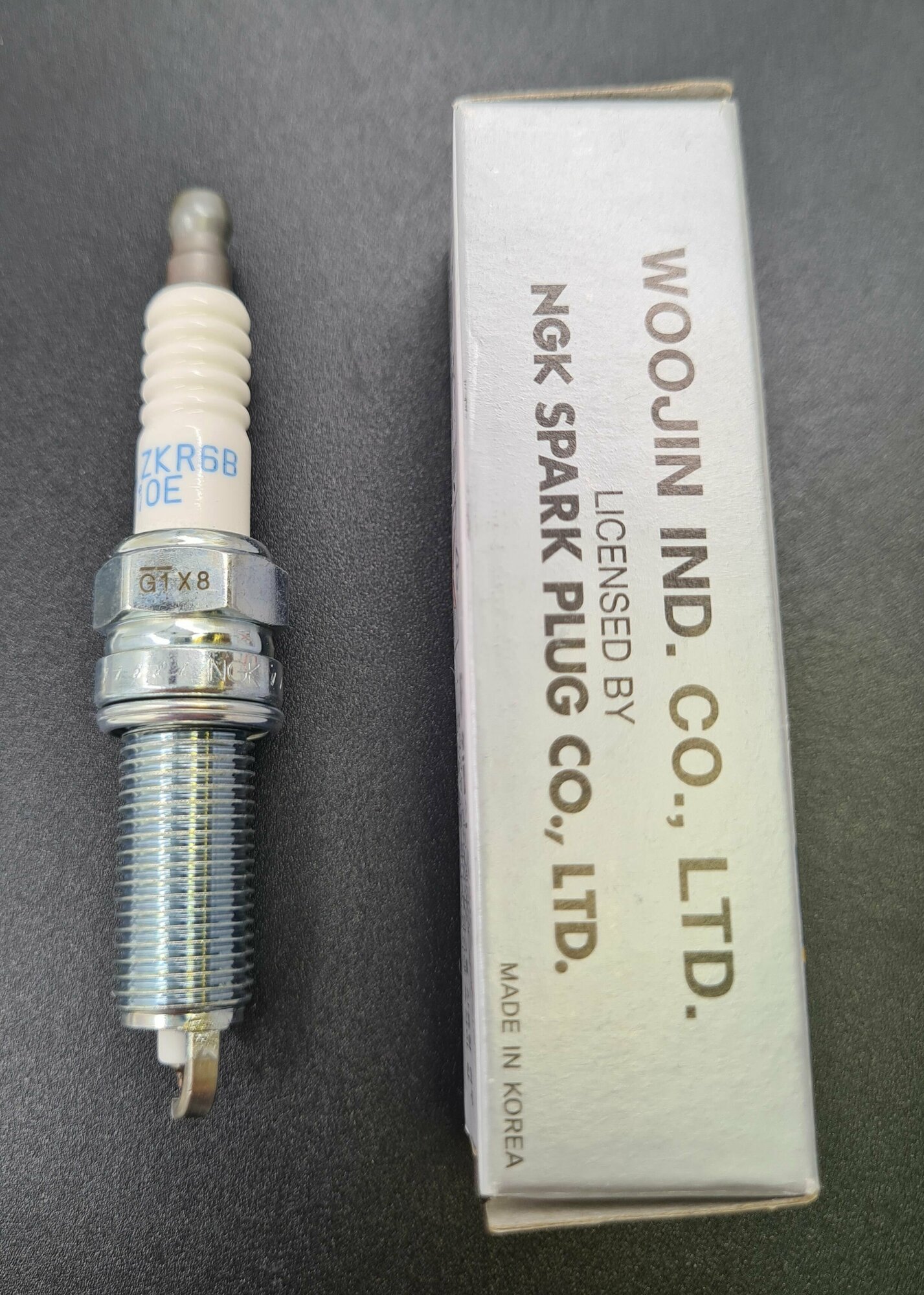 Свеча 93815 (NGK) зажигания иридиевая NGK IRIDIUM (корея) (SILZKR6B10E) для хюндай, КИА, HYUNDAI i40 (11-), ix35 (10-) (1.6), KIA Rio (11-) (1.4), Sportage (10-) (1.6)