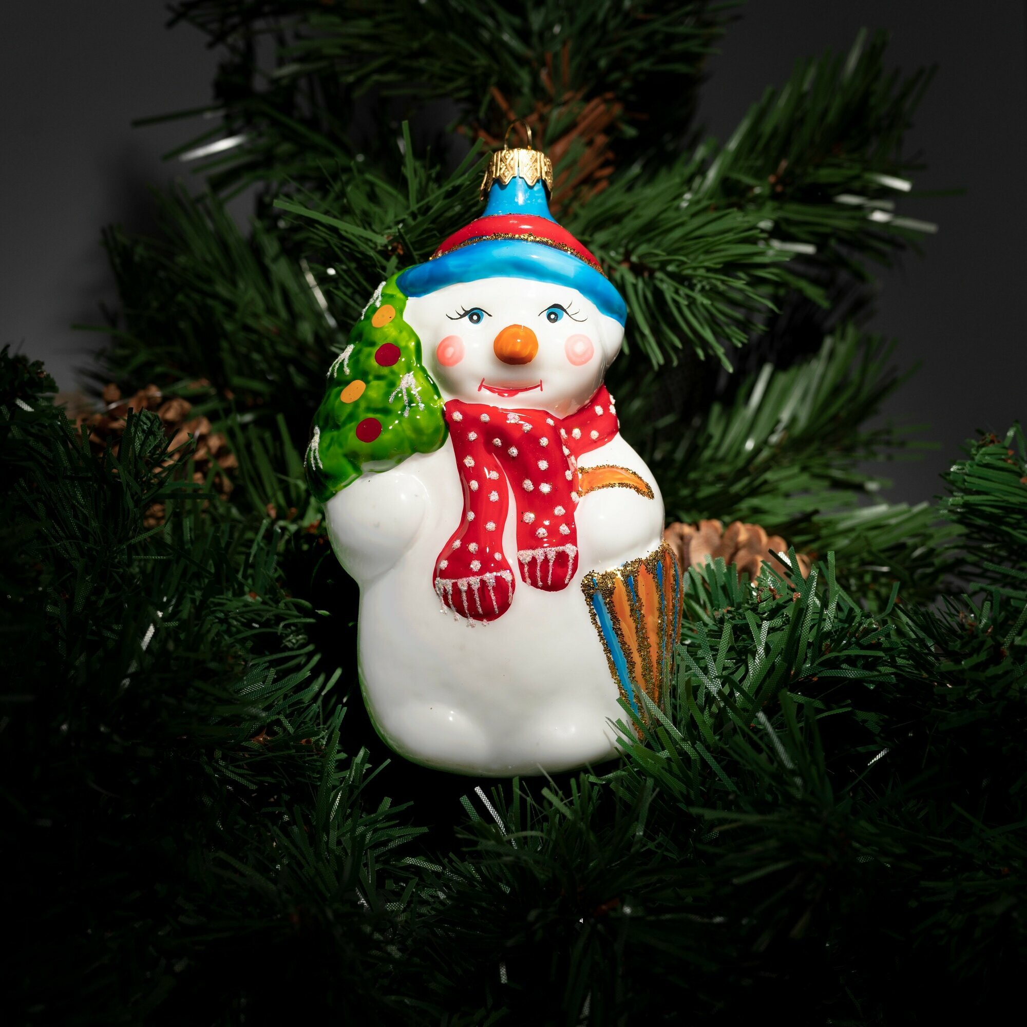 Игрушка на елку Снеговик с елкой 13см