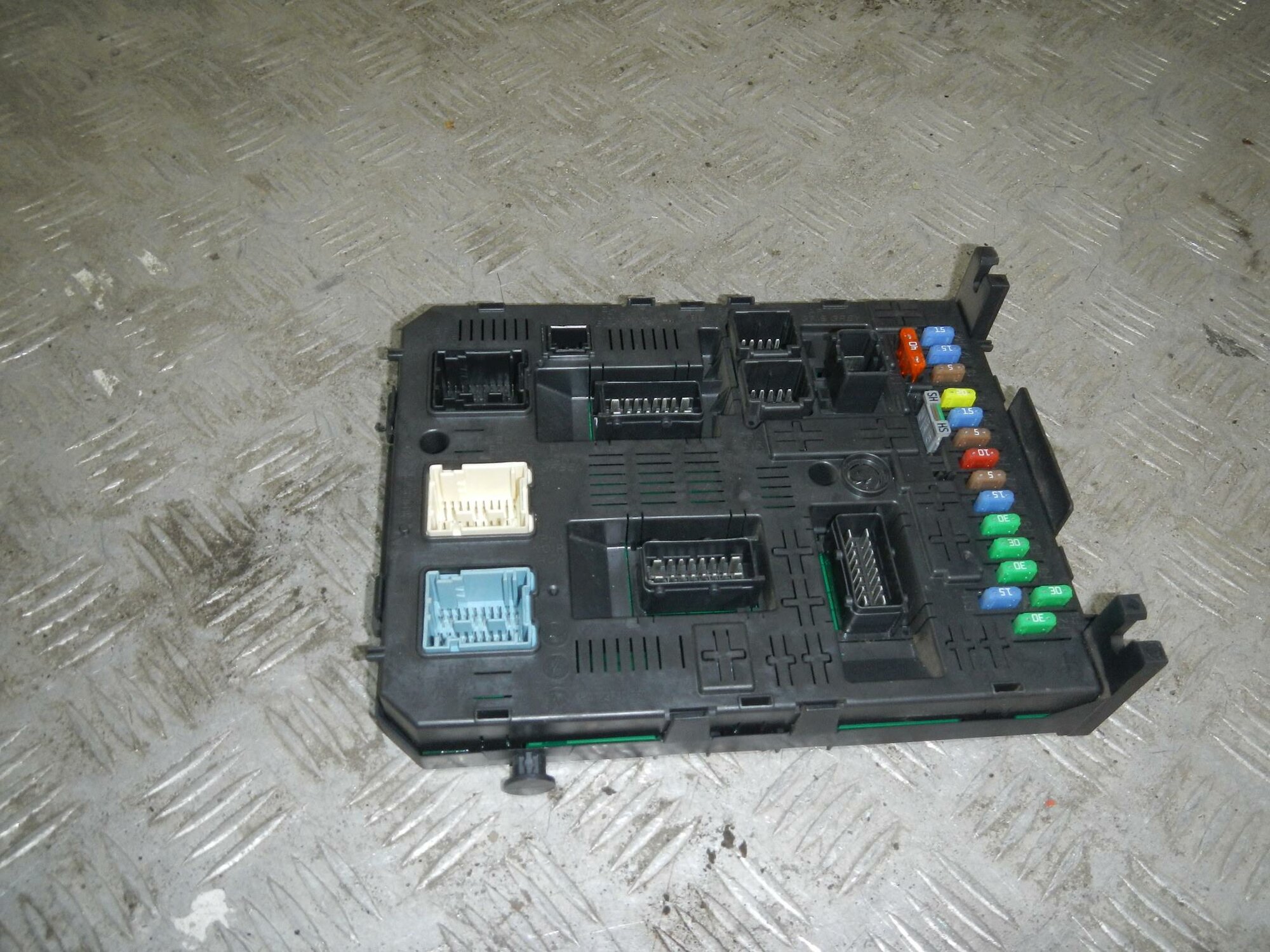 Б/У Блок предохранителей, Peugeot (Пежо)-308 (07-) PEUGEOT 308 (07-) Салонный без повреждений. 499168 Peugeot-Citroen арт...