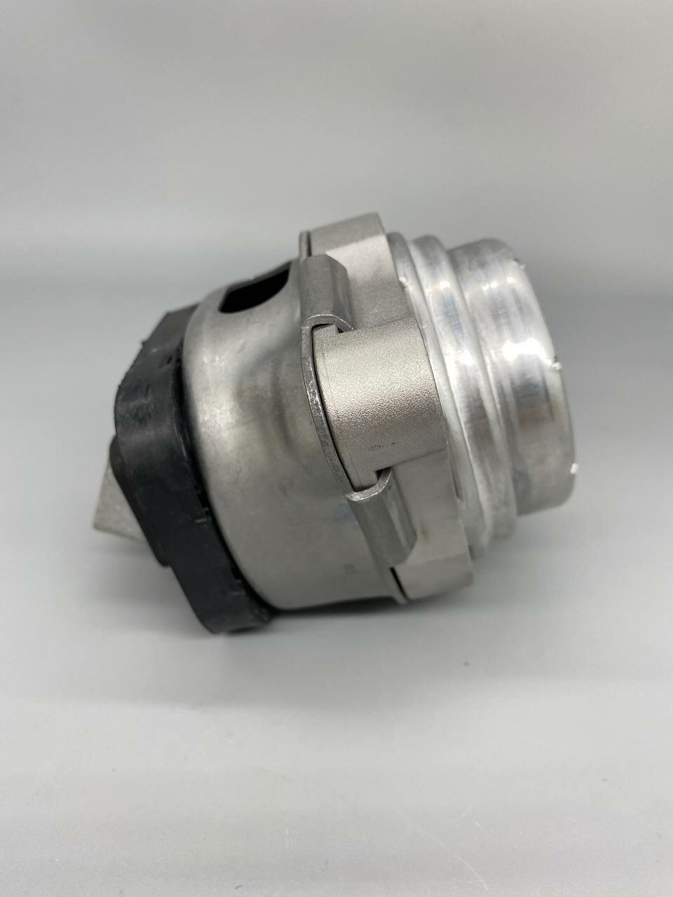 Подушка двигателя Range Rover LR010746