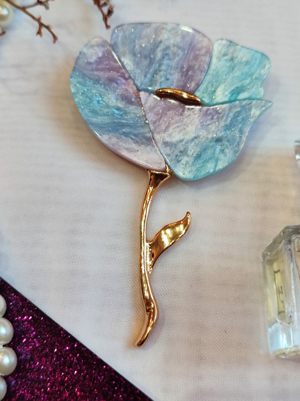 Брошь, пластик