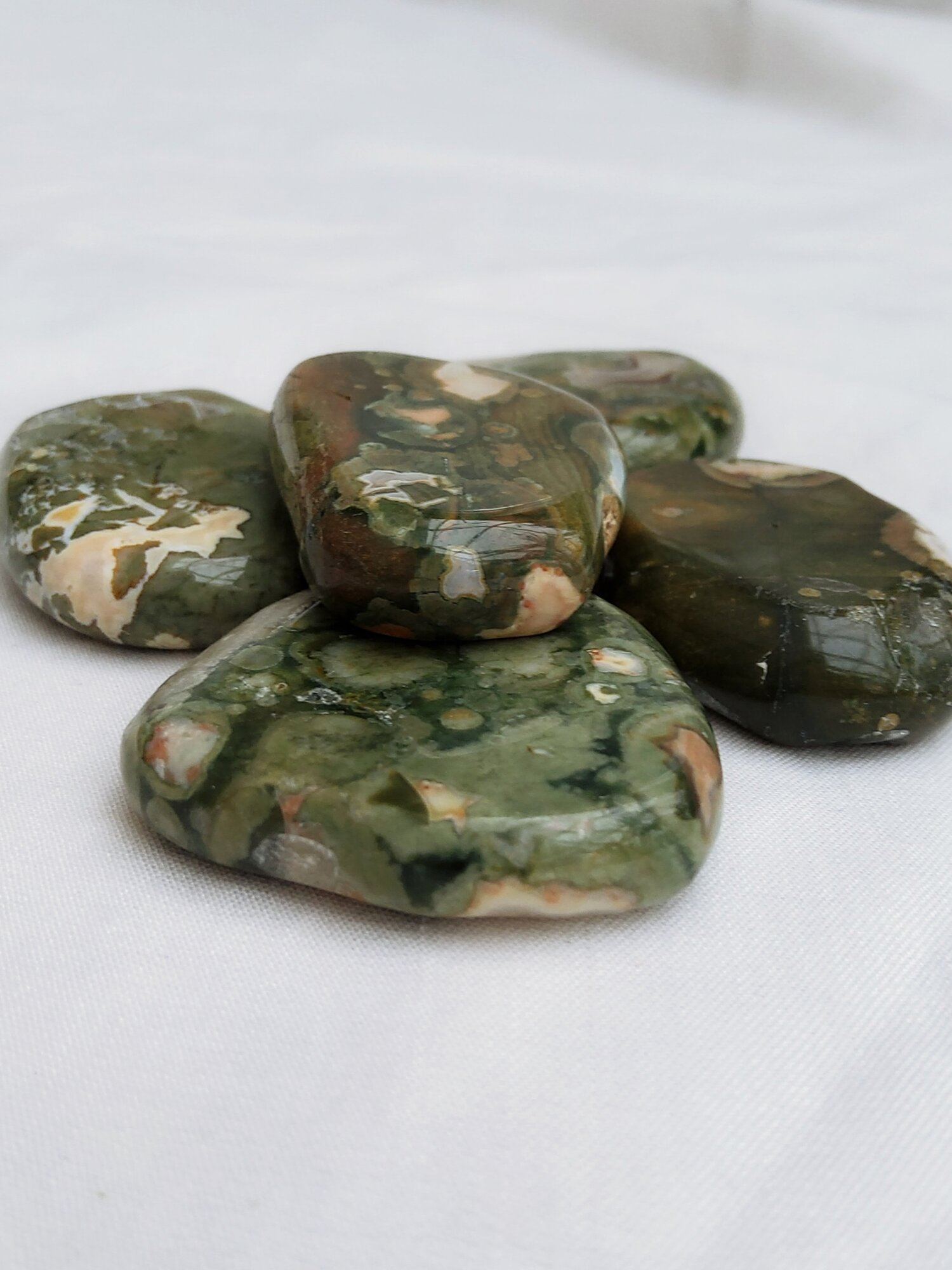 Риолит натуральный камень талисман без выемки S