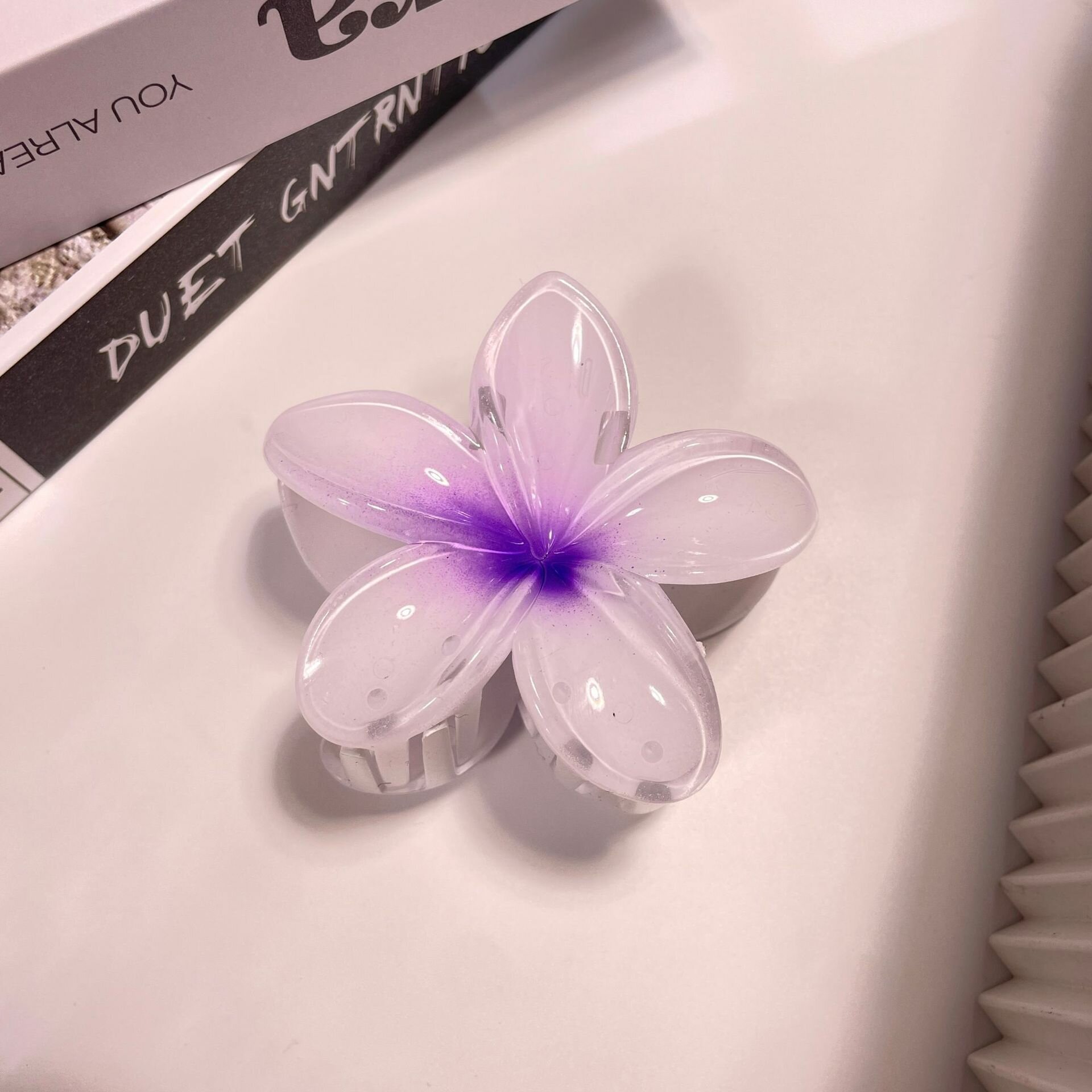 Заколка для волос "Bauhinia", фиолетовая, с градиентом, 8 см