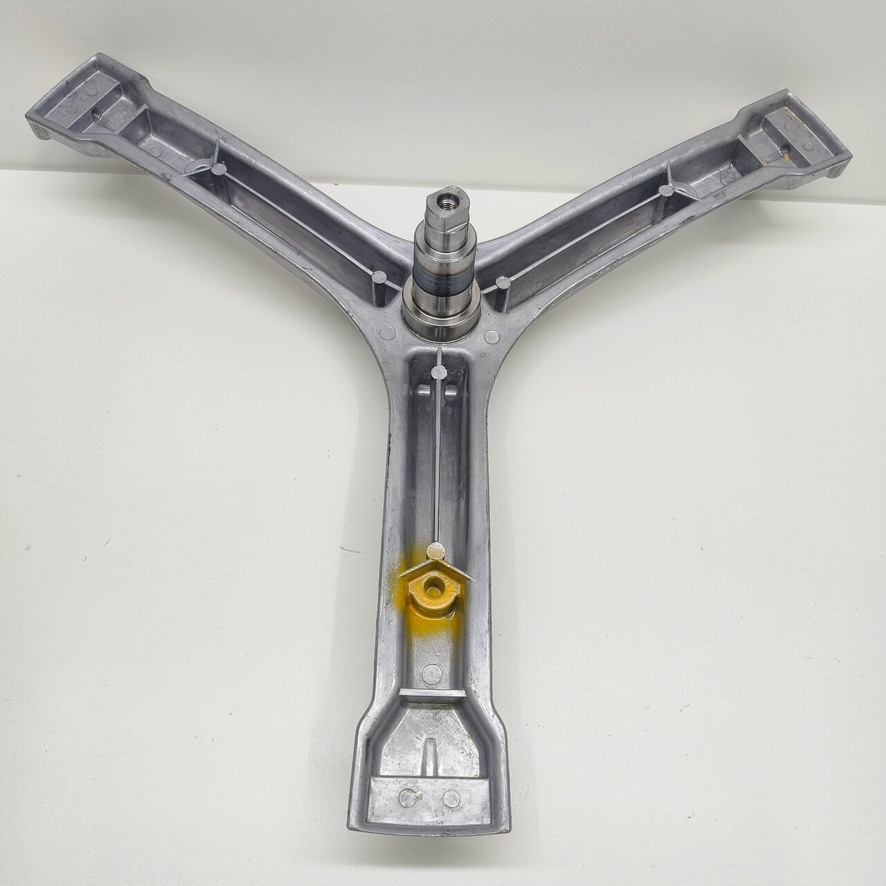 Крестовина барабана стиральной машины Hisense Gorenje (крепление к барабану на 3 болта) HK1913544