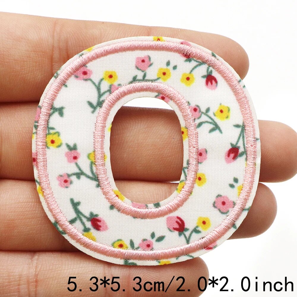 Вышитая буква алфавита O