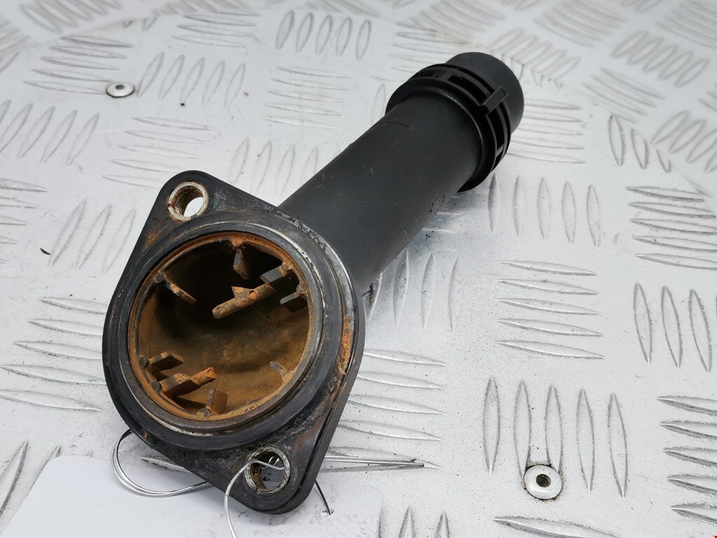 Корпус термостата Volkswagen Passat 5 GP 038121121 арт. 1934732