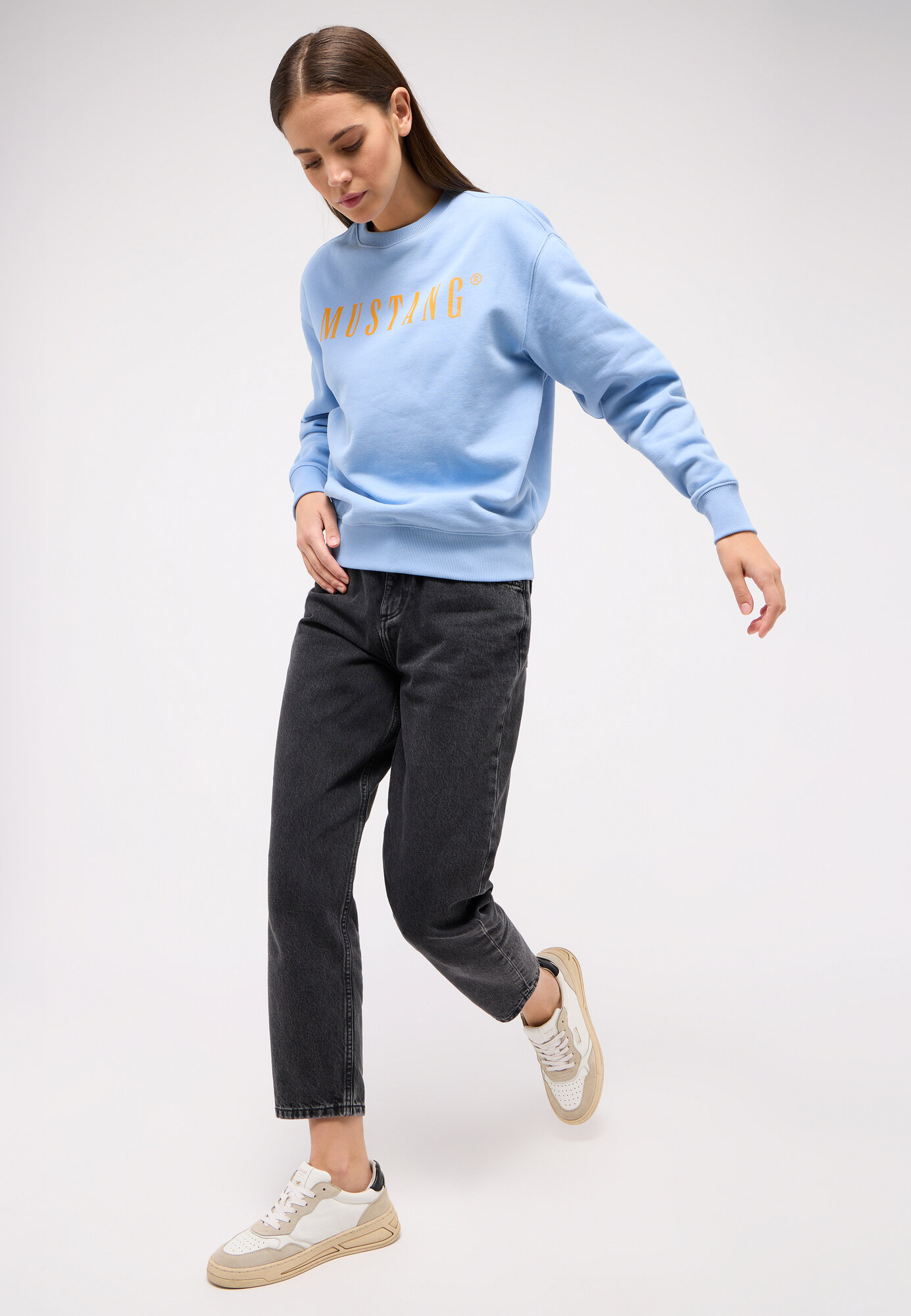 Джинсы зауженные 