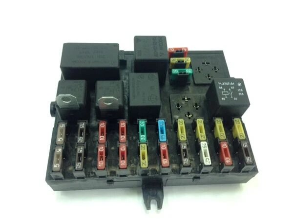 Блок предохранителей для а/м ВАЗ 2110 "АВАР" (391.3722М)