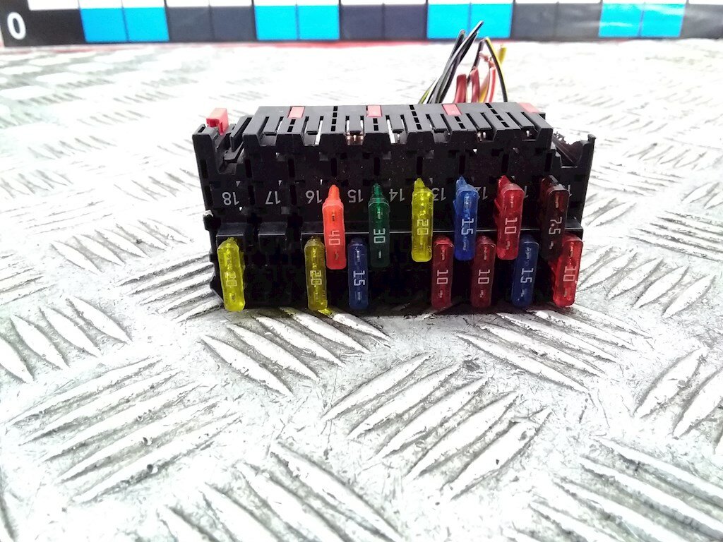 Блок предохранителей Mercedes E-Class (W210) A0015458401 арт. 545593