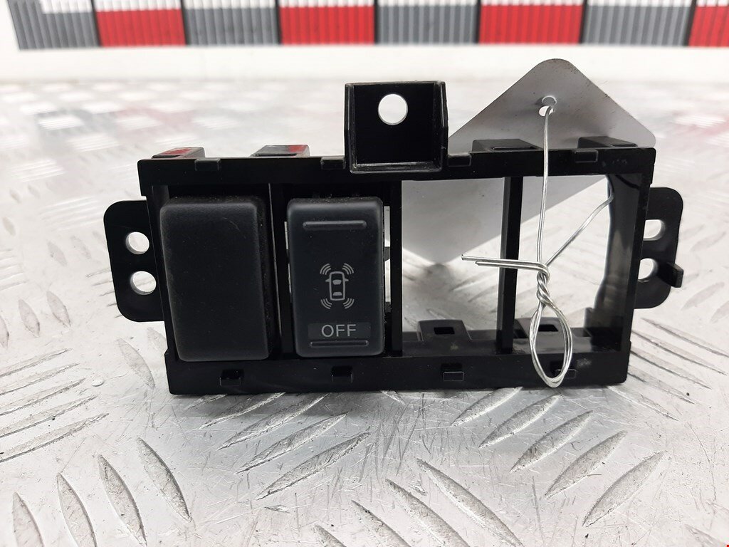 Кнопка парктроника Renault Koleos арт. 1786110