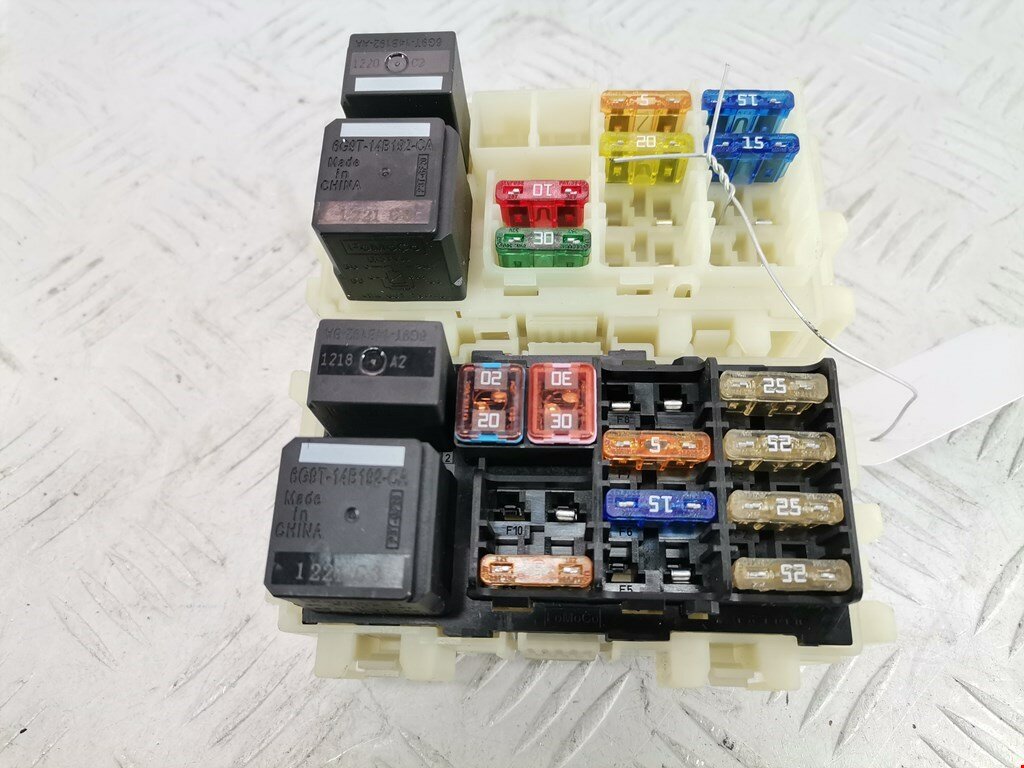 Блок предохранителей Ford Mondeo 4 BG9T14A073BD арт. 1657696