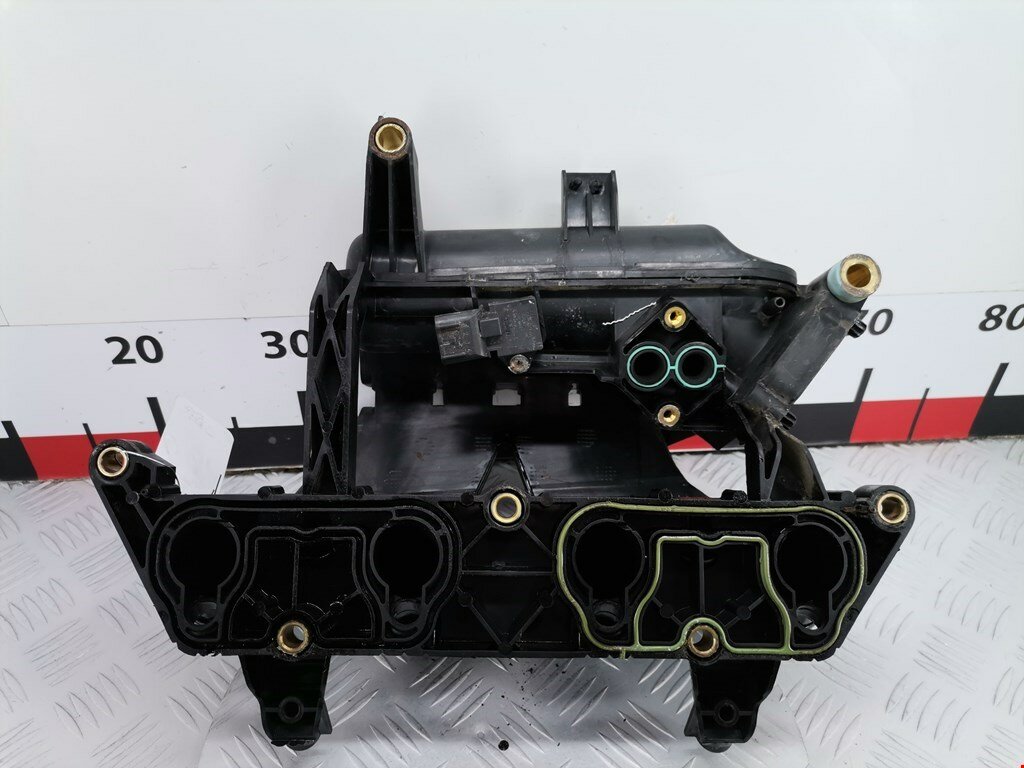 Коллектор впускной Ford Fiesta 5 1599679 арт. 1556438