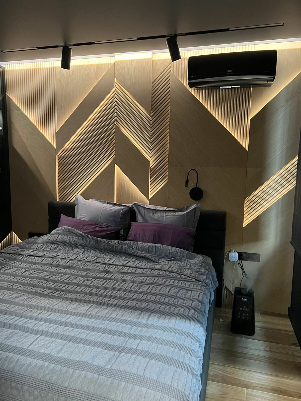 Стеновые панели из натурального дерева. Шпон Дуба MOD-14.2 "Сhiaro". 900х700мм - 1шт.