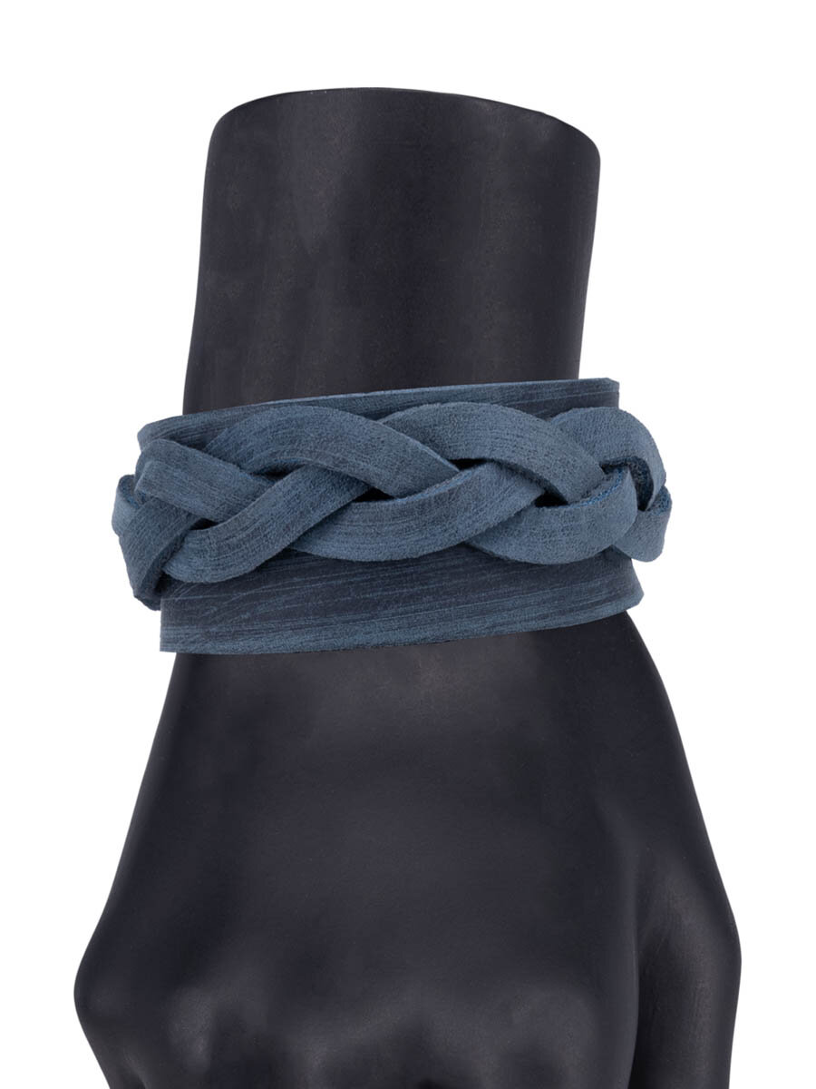 Плетеный браслет