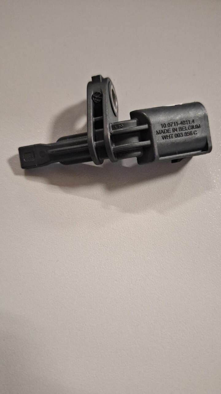 WHT003856C Датчик ABS (АБС) Volkswagen (Фольксваген), Audi (Ауди), Skoda (Шкода) - Правый. Оригинал