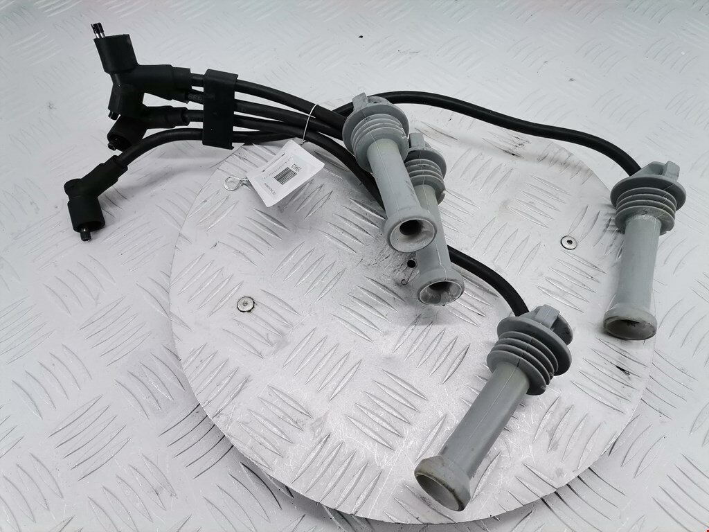 Провод высоковольтный (комплект) Ford Focus 1 1335374 арт. 1684926