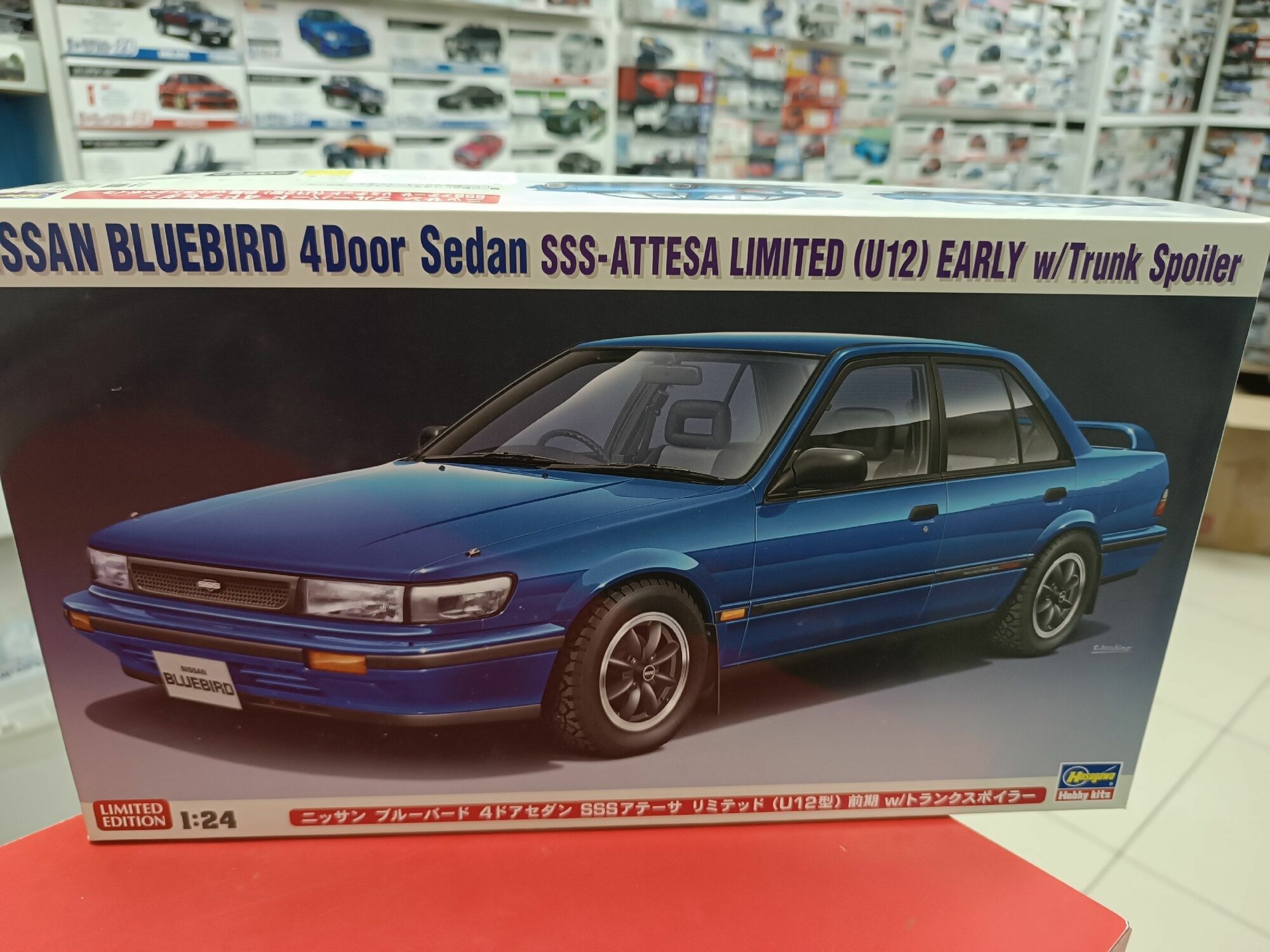 Сборная модель Hasegawa в масштабе 1:24 20562 NISSAN BLUEBIRD 4Door