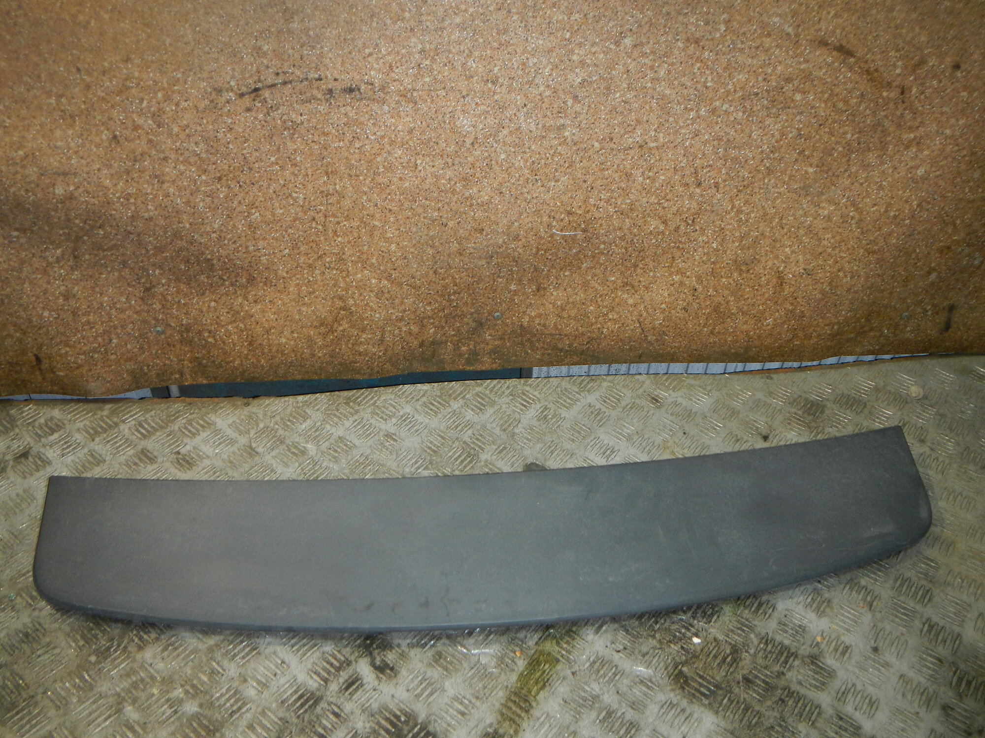 Б/У Спойлер (дефлектор) багажника, Ford (Форд)-C-MAX (03-11) FORD C-MAX (03-11) Царапины. 541041 FORD арт. 1511226