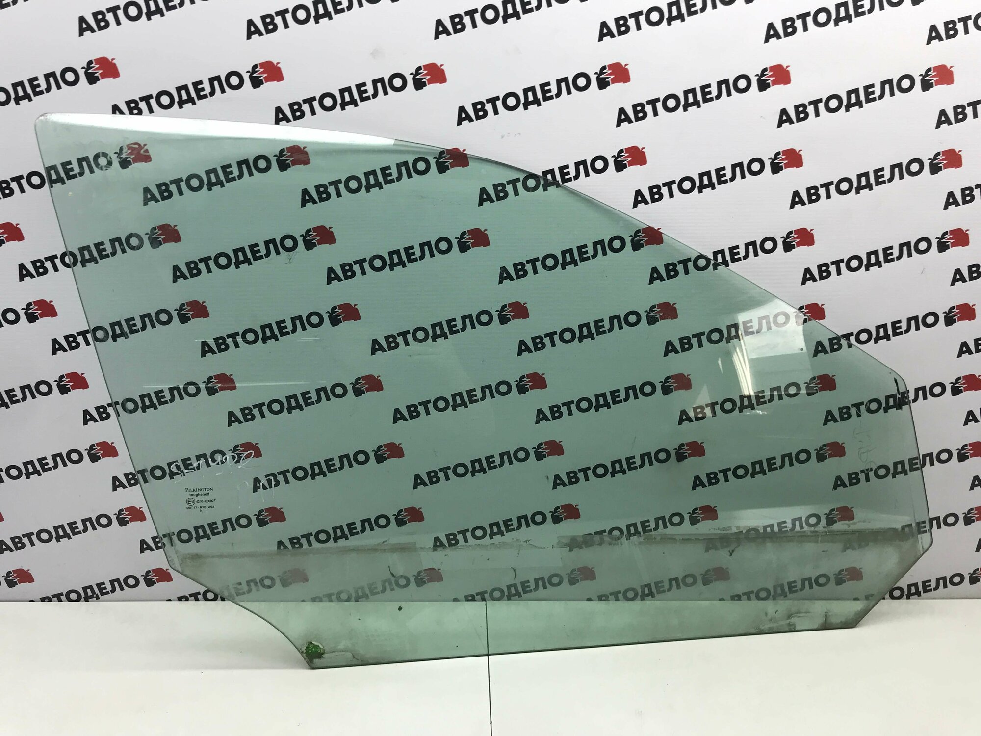 Стекло двери переднее правое Jaguar S-type 2001 г