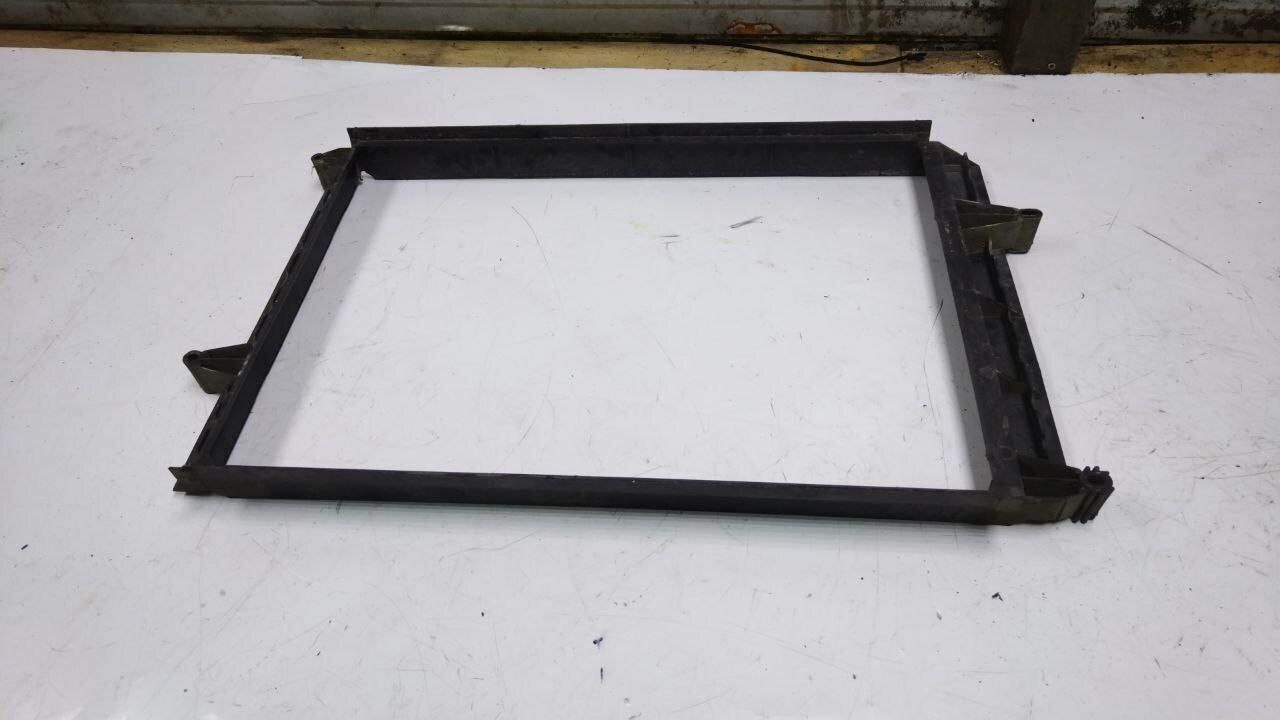 Кронштейн (крепление) радиатора Volvo S80 (1998 - 2003) 9492961