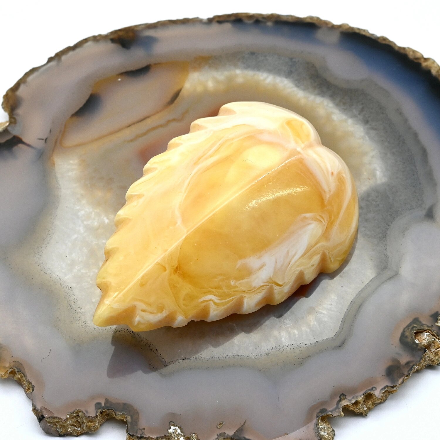 Брошь, янтарь