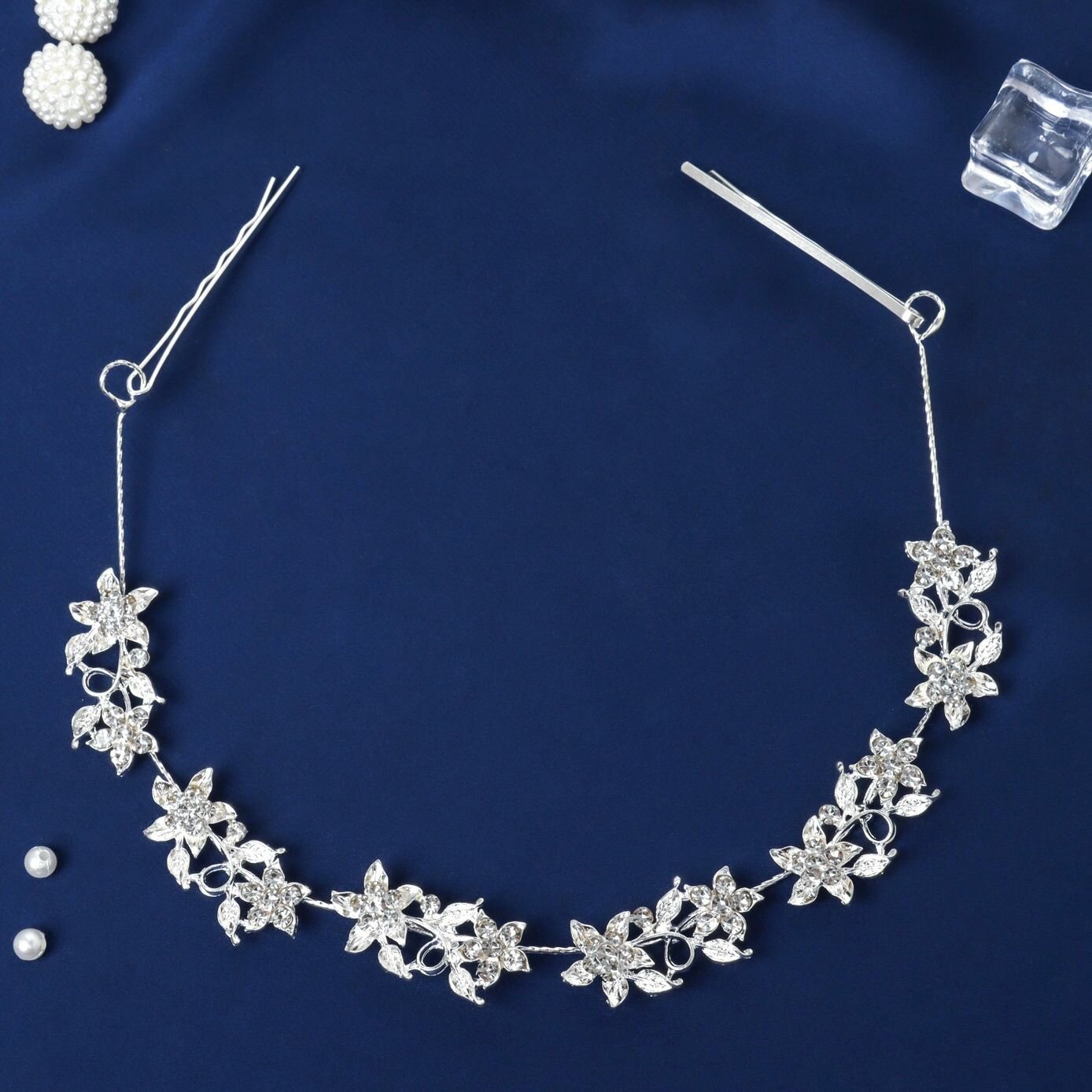 Диадема на невидимках "Джуди" цветочки, 26 см, серебро