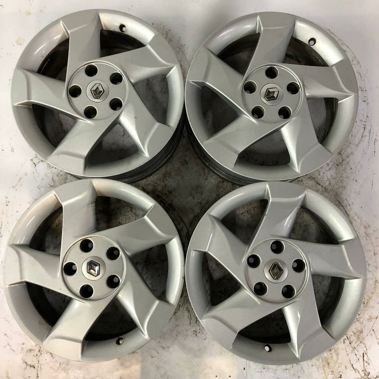 Колесные диски Renault 16x6.5 PCD 5x114.3 D66.1 ET50 (оригинал)