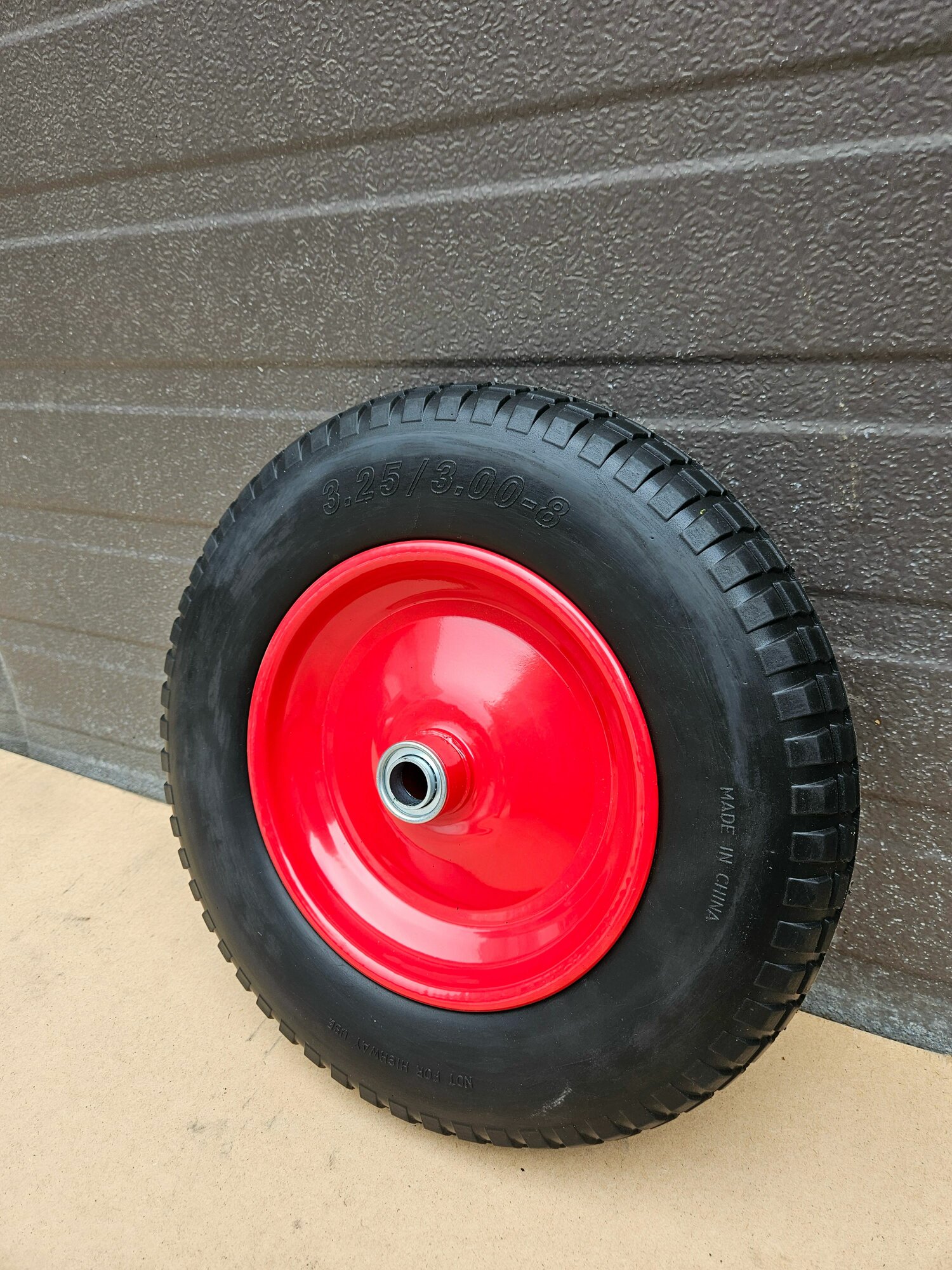 Колесо для двухколесной тачки литое (полиуретановое) 3.25/3.00-8, (D 370мм) подшипник 20мм, ступица 90 мм