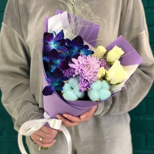 Букет из хризантемы и орхидеи