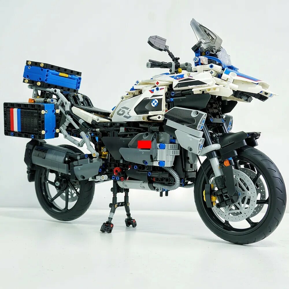 Конструктор Мотоцикл BMW R1250GS Water Bird (синхронизация двигателя, карданная передача, открывающийся багажник, 2369+ деталей, подарок12+)