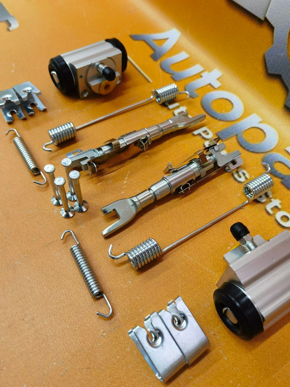 Ремонтный набор для барабанов форд фокус 2 ford focus 2 +тормозные цилиндры полный комплект на две стороны