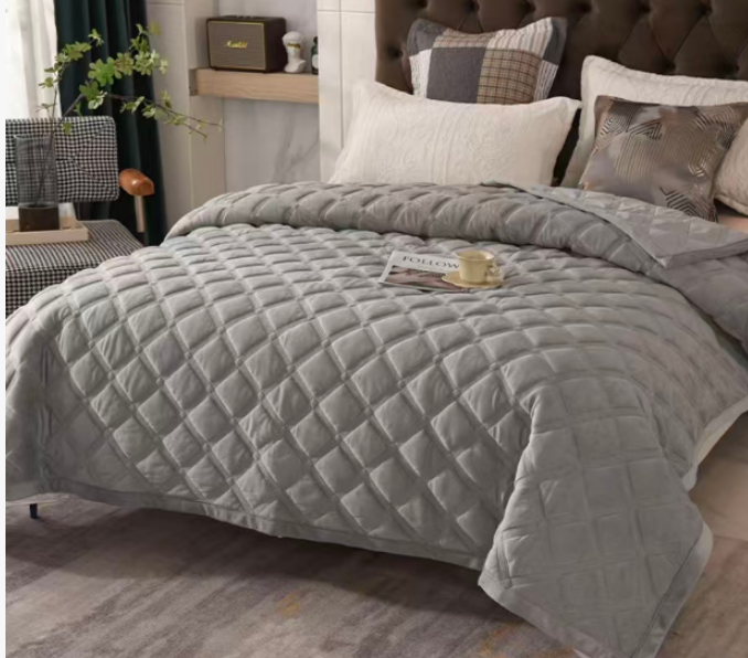 Покрывало стеганое на кровать 240х220 см Marianna RICHARD，светло-серый