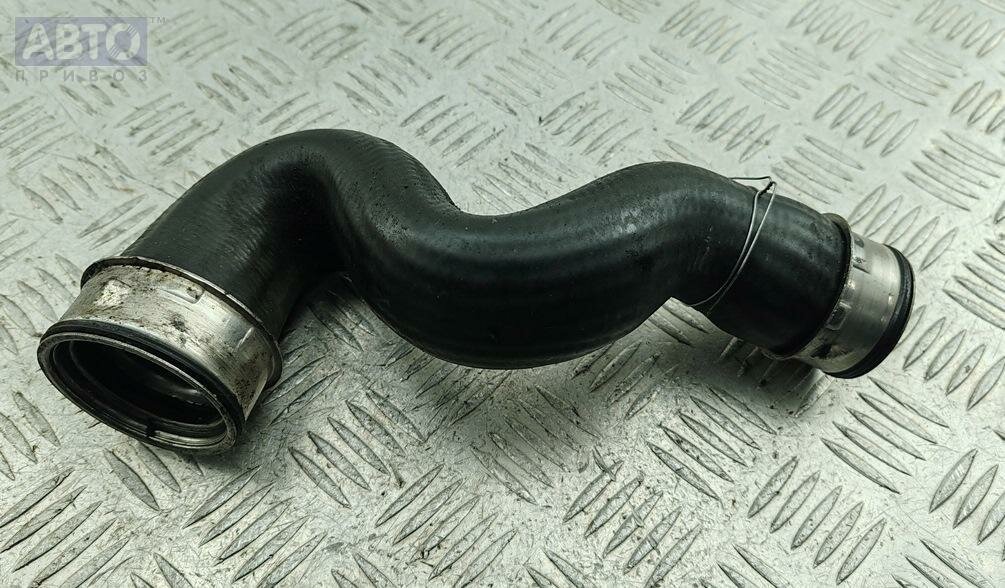 Патрубок интеркулера Volkswagen Passat B5+ (GP)