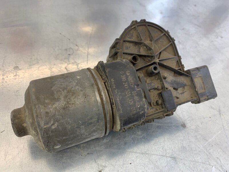 Мотор стеклоочистителя передний Peugeot 206 2A/C 0390241523