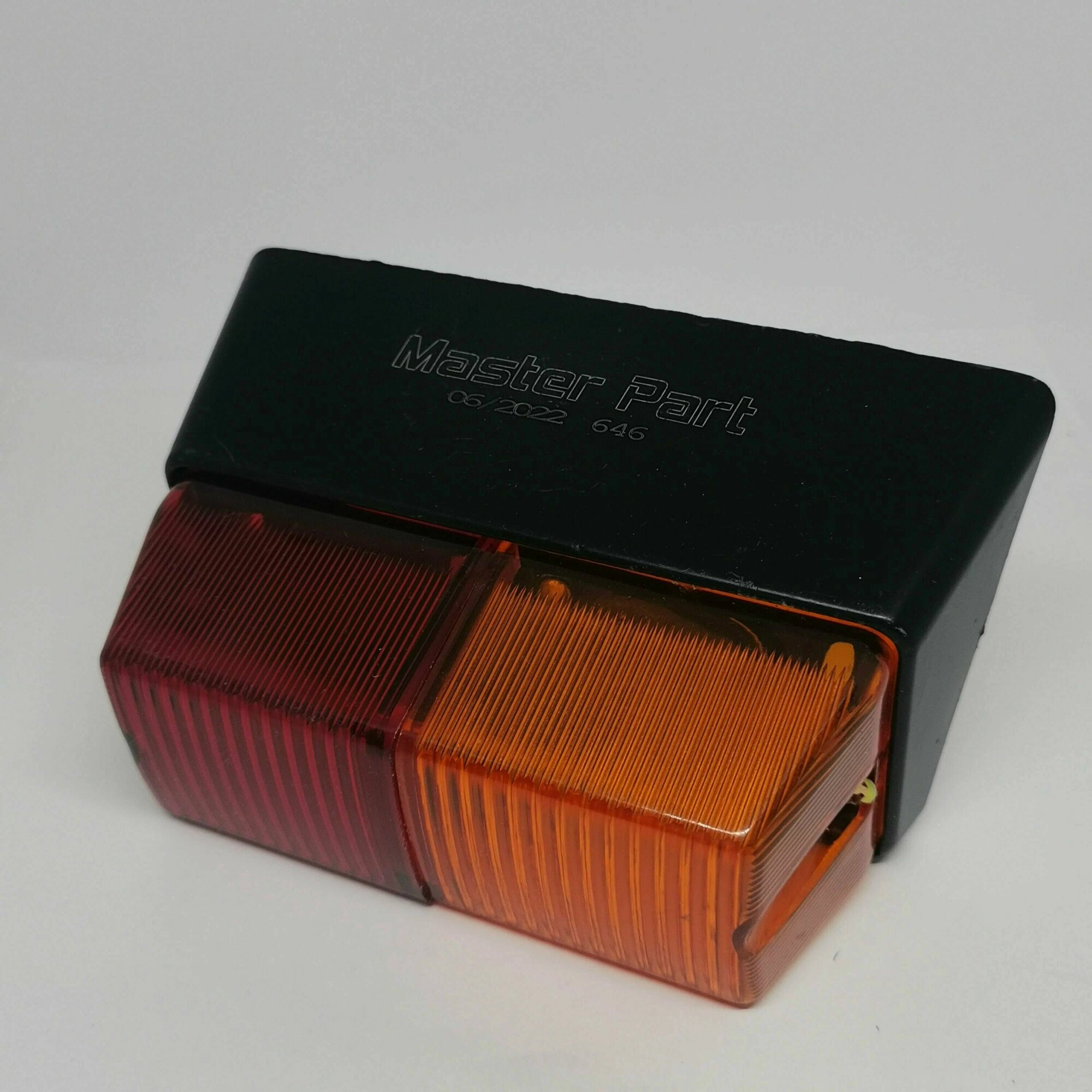 Фонарь мтз 80(комплект 2 шт)Фонарь металлический задний левый/правый трактор МТЗ 80/82 ФП-209 КОМПЛЕКТ-2шт Бренд "Master Part"