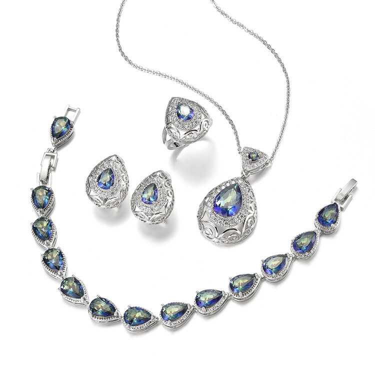 Комплект бижутерии: серьги, колье, браслет, циркон