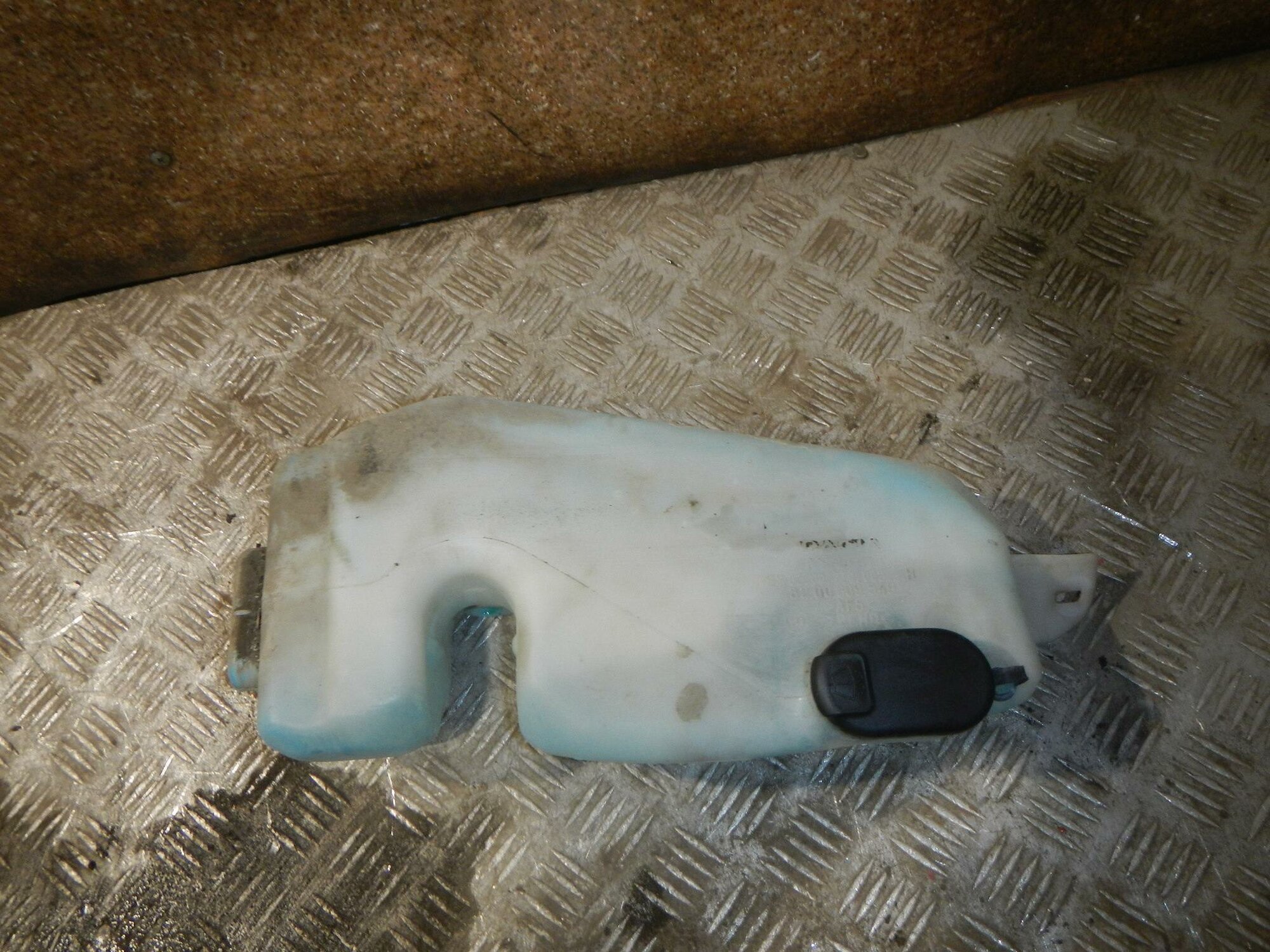 Б/У Бачок омывателя лобового стекла, Renault (Рено)-LOGAN (05-) RENAULT LOGAN (05-) С крышкой. Без повреждений. 491443 RE...