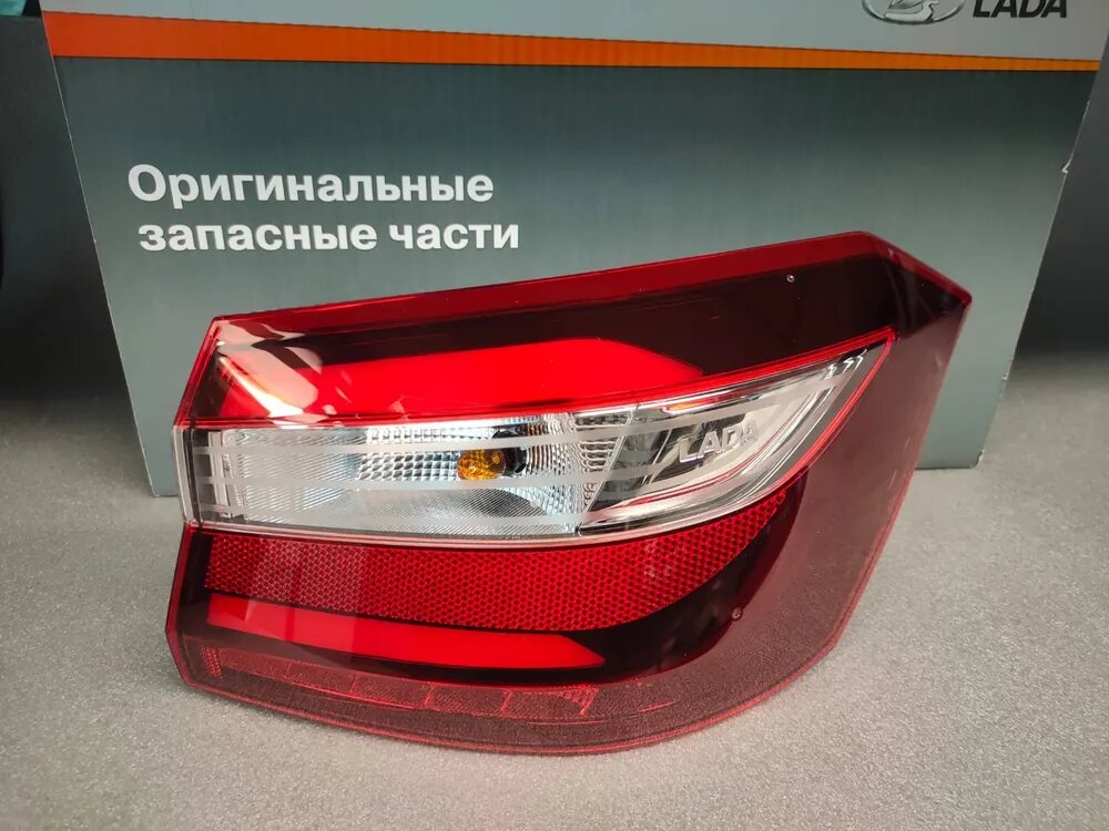 Фонарь задний наружный правый Vesta NG - 8450040002