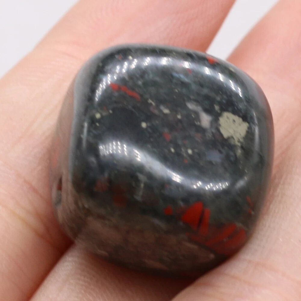 Натуральный африканский кровавый камень, лечебный кристалл African bloodstone