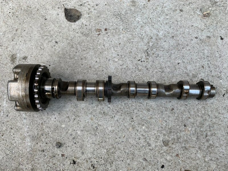 Распредвал выпускной левый Audi A6 C6 3.2 AUK 2006 06E109102AL