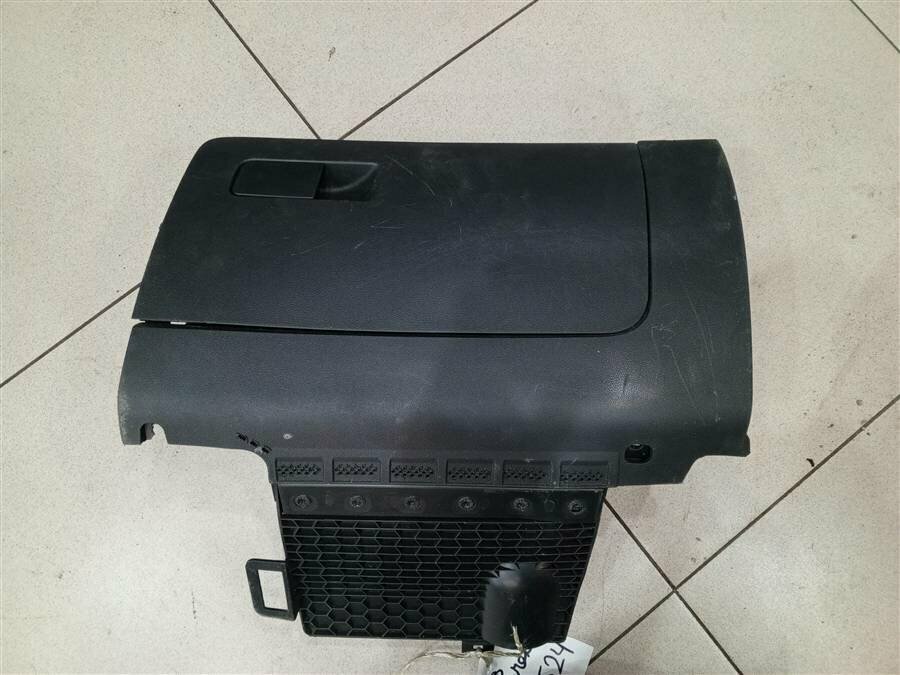 Бардачок от Skoda Rapid 2012>