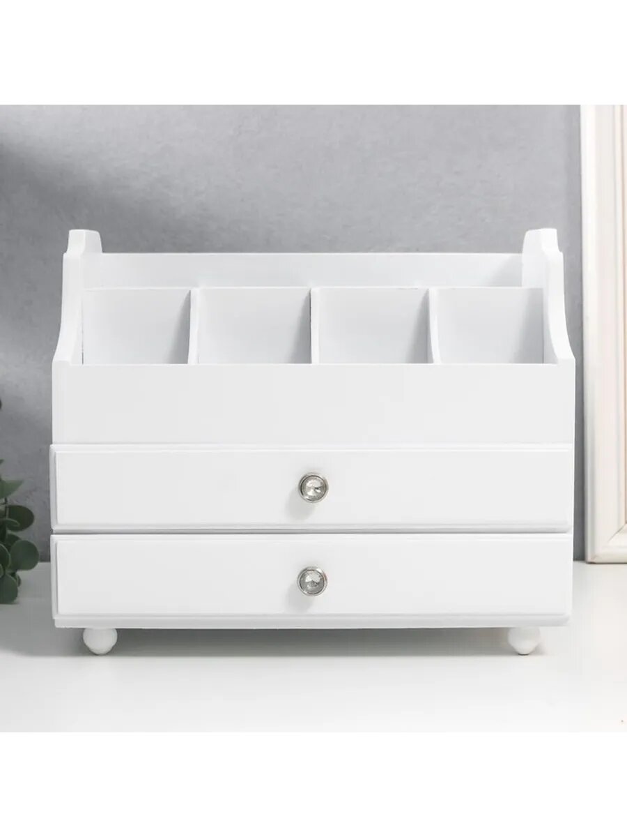 Белая деревянная шкатулка для украшений и косметики