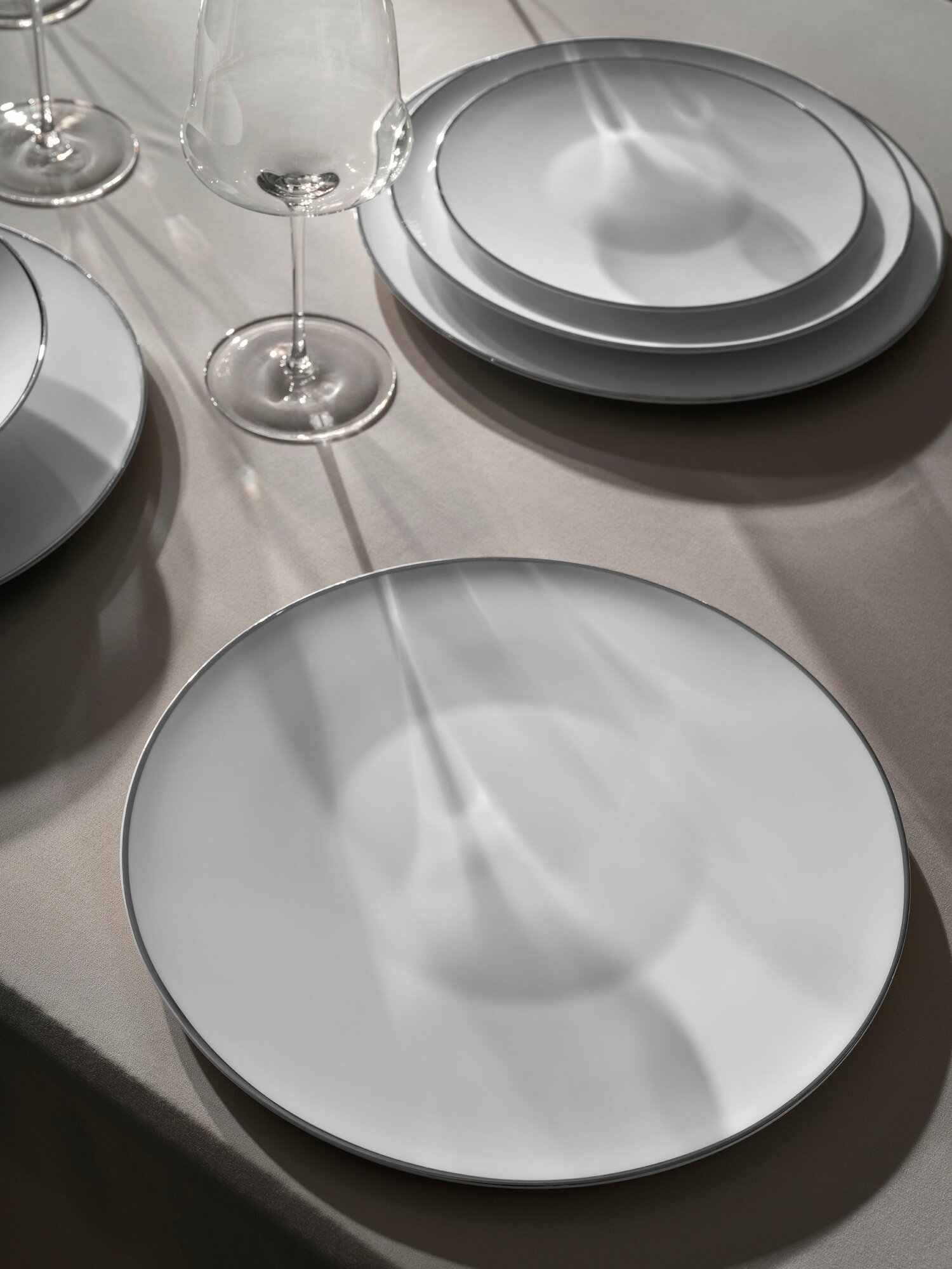 Togas Тарелка сервировочная "Канни" фарфор, серебро, 33 см